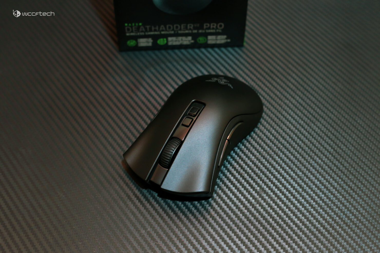 Razer DeathAdder v2 PRO Wireless: Chuột gaming không dây tốt nhất?